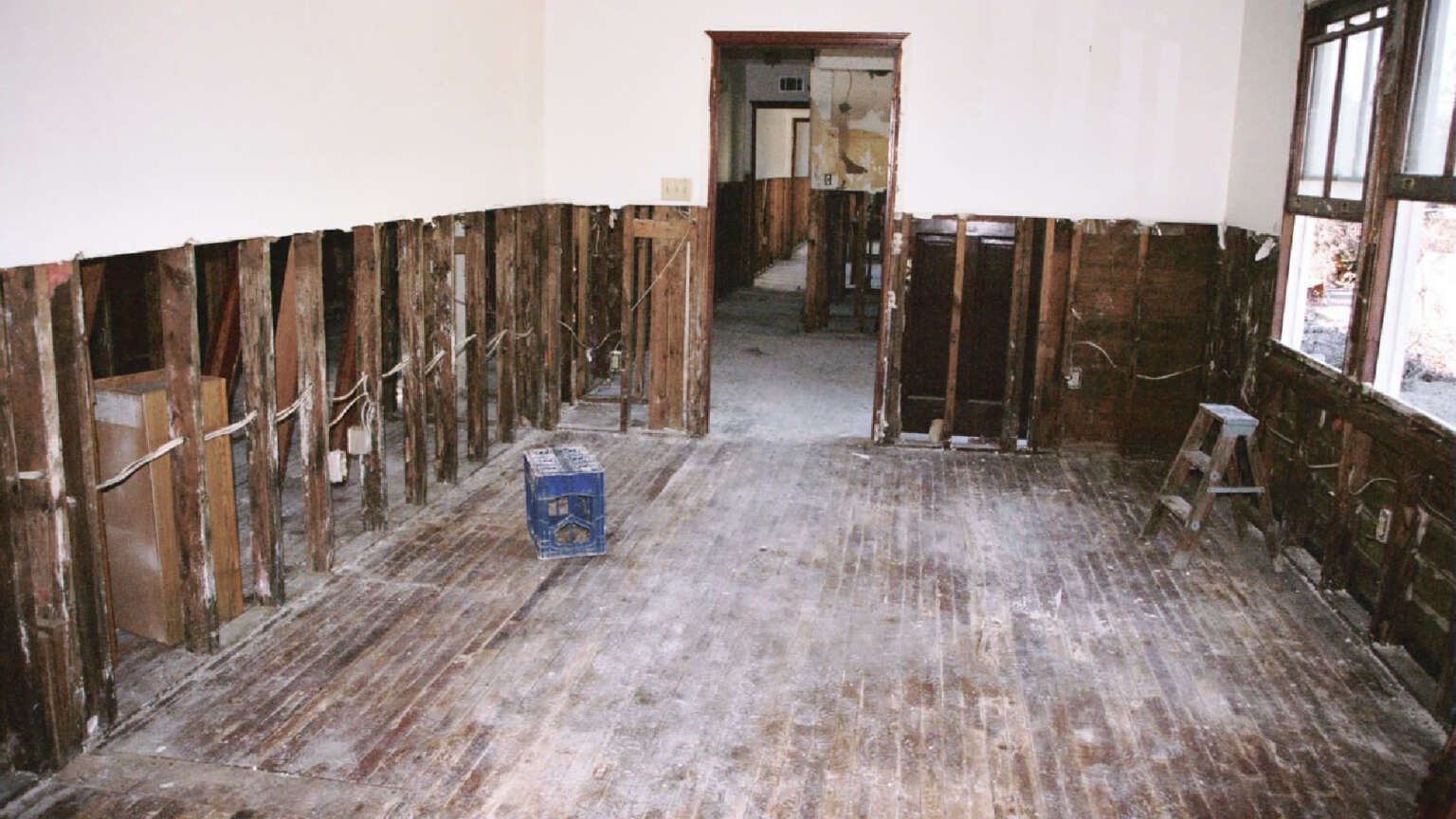 Damp Wall Repair London | Expert Damaged Wall Repair